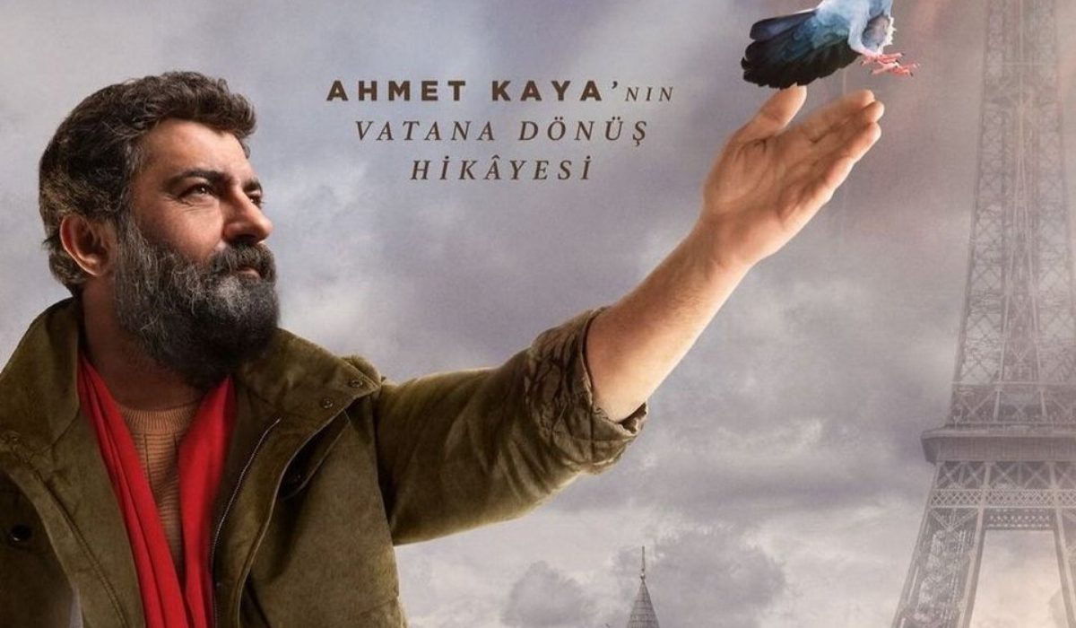 Latife Tekin’den ‘Zamansız’